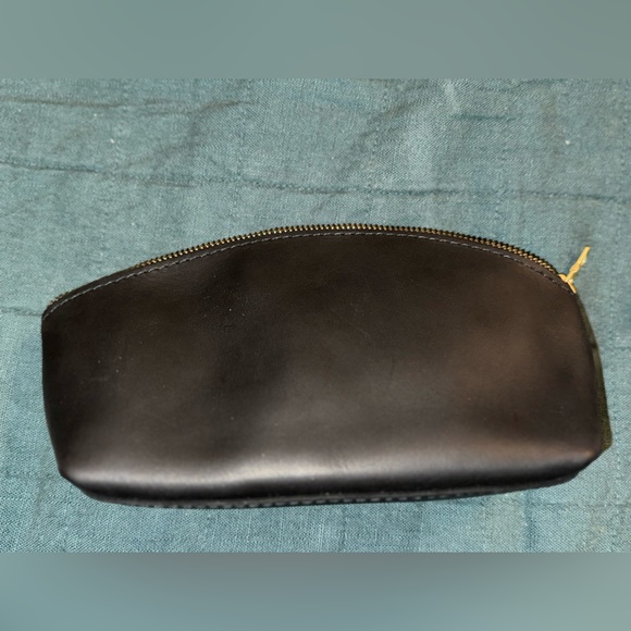 Portland Leather | Bags | Brand New Portland Leather Eclipse Makeup Bag ...